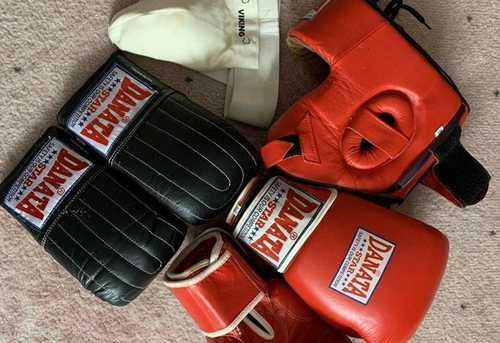 Боксерский набор перчатки шлем