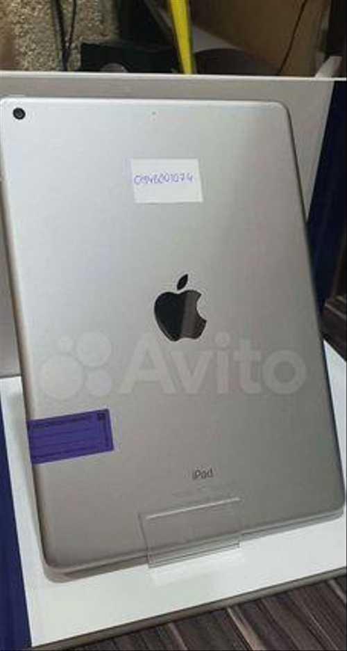 iPad 5th generation 32gb wi-fi