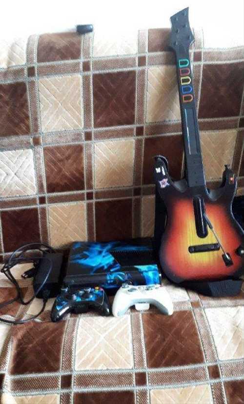 XBox 360 1Tb и Guitar Hero