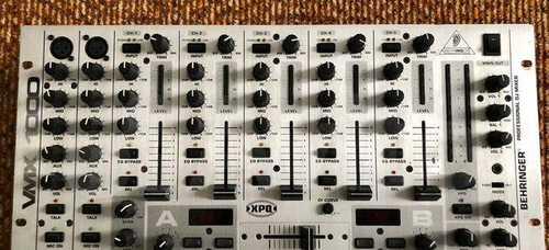 Behringer vmx 1000