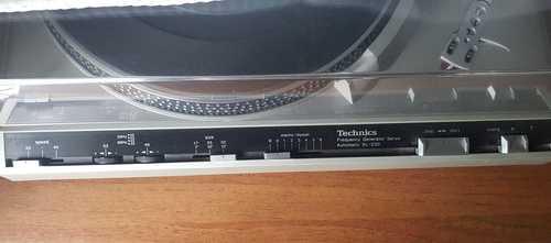 Technics SL-230 Belt Drive Turntable