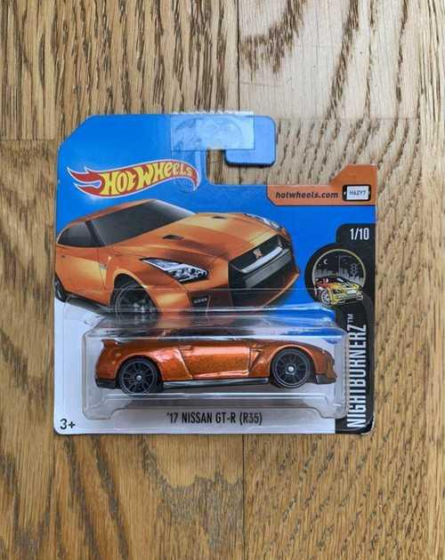 17 Nissan GT-R (R35) Hot wheels