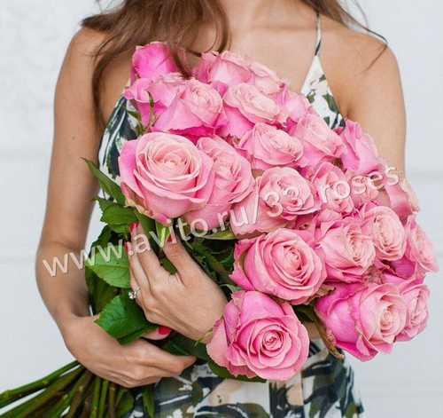 25 розовых роз (70 см). Доставка