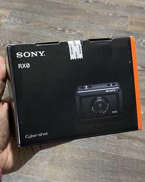 Компактный фотоаппарат Sony RX0 новый