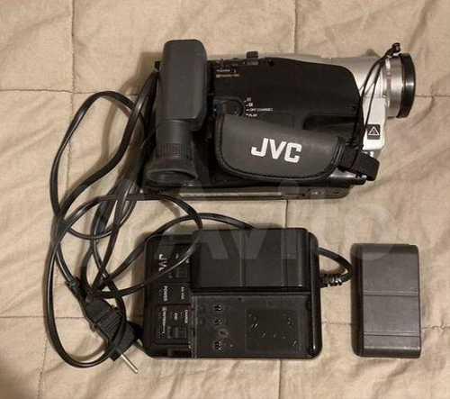 Видеокамера JVC VHS-C рабочая но без батареек