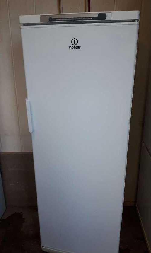 Холодильник Indesit sd167