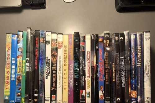52 DVD с фильмами и сериалами