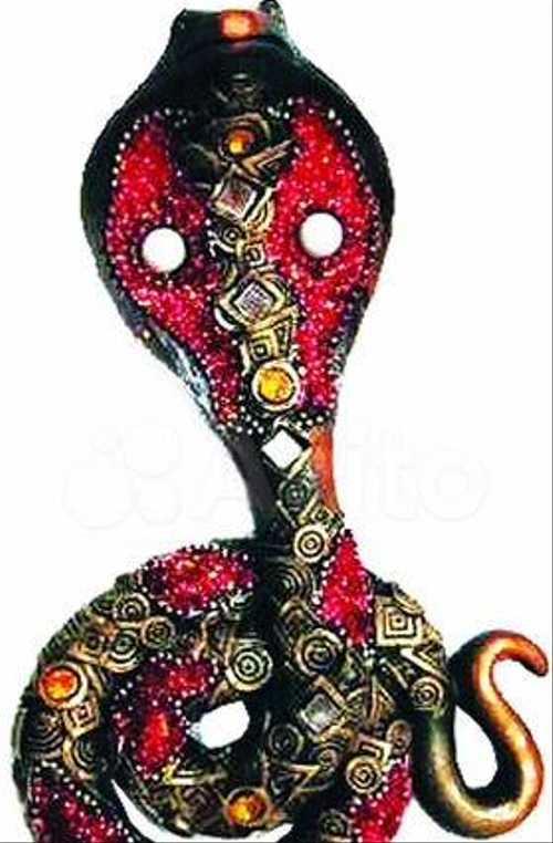 Подарочная интерьерная сувенирная фигурка "праздничная кобра "Полистирол подвесной 16 см