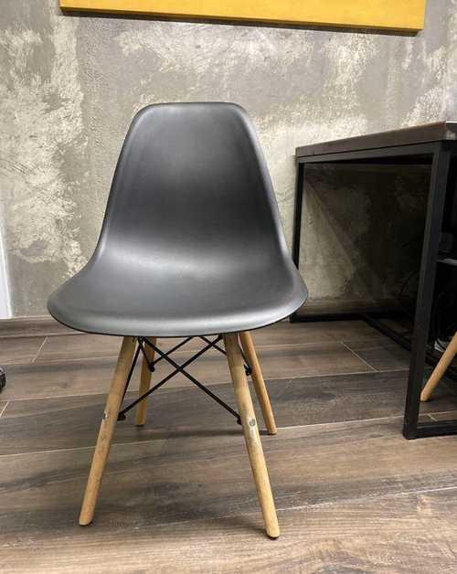 Стул эймс (Eames) с деревянными ножками