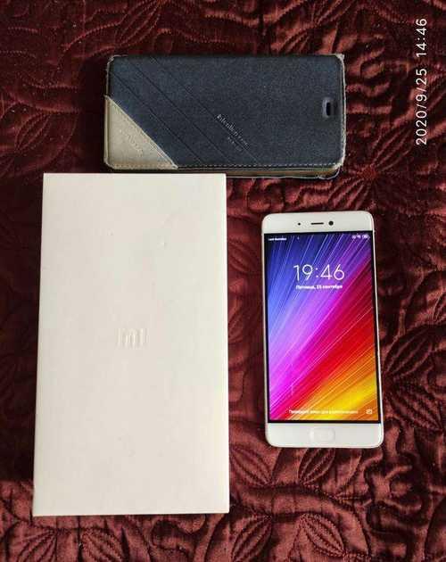 Телефон Xiaomi MI 5s 3/64 gold