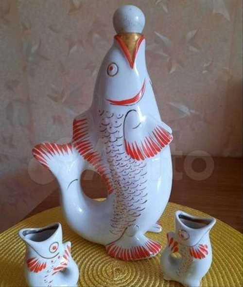 Графин и две рюмки