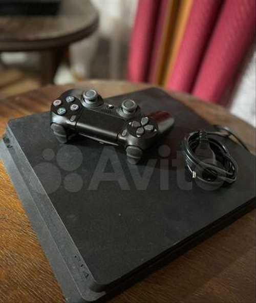 PlayStation 4 slim 1tb