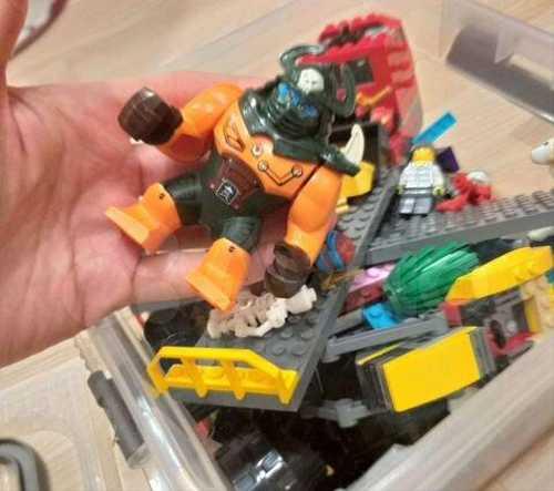 Продам Lego контейнер россыпью