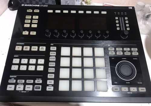 Dj контролер Native Instruments Maschine studio