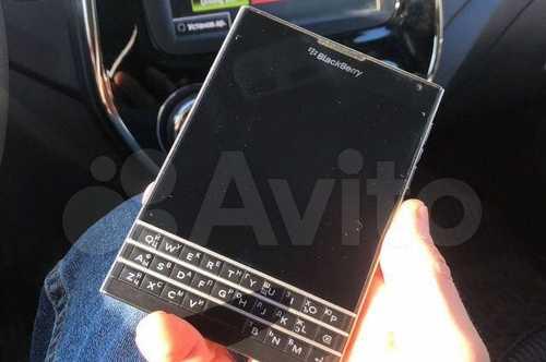 Телефон BlackBerry Pasport
