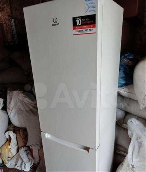 Холодильник бу indesit ds4180e