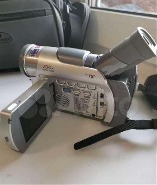 Видеокамера кассетная JVC GR-D70E