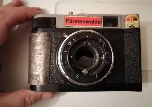 Плёночный фотоаппарат старинный
