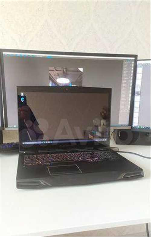 Игровой ноутбук Dell Alienware M17x r4