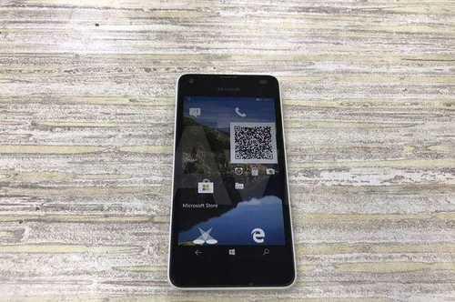 Телефон Microsoft Lumia 550