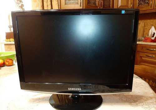 Монитор Samsung 933NW