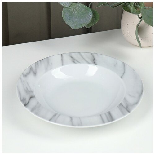 Тарелка керамическая глубокая Доляна «Мрамор», 300 мл, d=21 см, цвет белый и серый