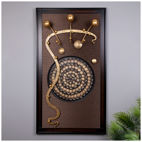 Вешалка настенная Bogacho Heri коричневая 3 крючка с декоративным панно и кованым элементом бронзового цвета ручная работа
