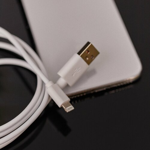 USB кабель с разъемом Lightning (без отличий от оригинала) 1 м, цвет: Белый
