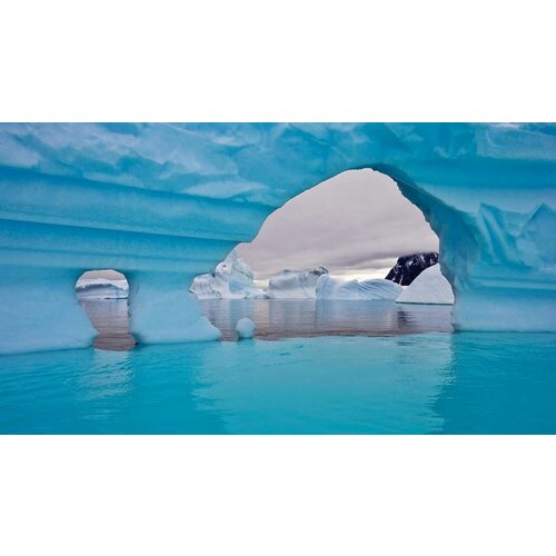 Картина на холсте 60x110 Альянс Лес "Айсберг лед вода море снег" на подрамнике / интерьер/ декор