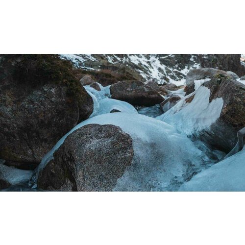 Картина на холсте 60x110 LinxOne "Камни, лед, гора, зима, мороз" интерьерная для дома / на стену / на кухню / с подрамником