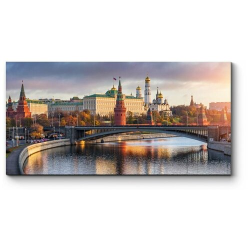 Модульная картина Лучи утреннего солнца над Кремлем, Москва 150x75