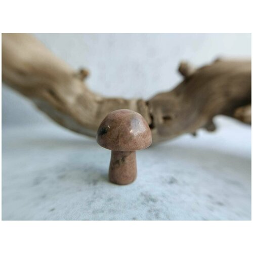 Сувенир-фигурка "Гриб" из натурального камня Родонит,15х20 мм