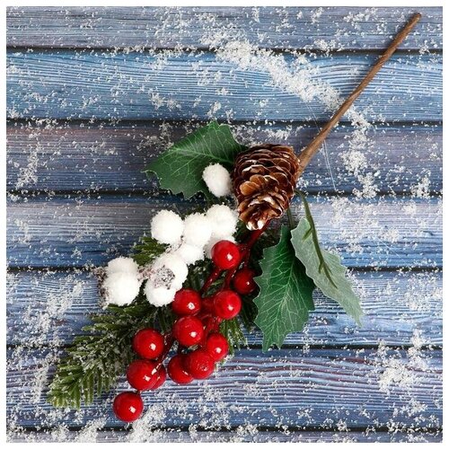 Декор "Зимнее очарование" шишка ягоды красные белые хвоя, 25 см