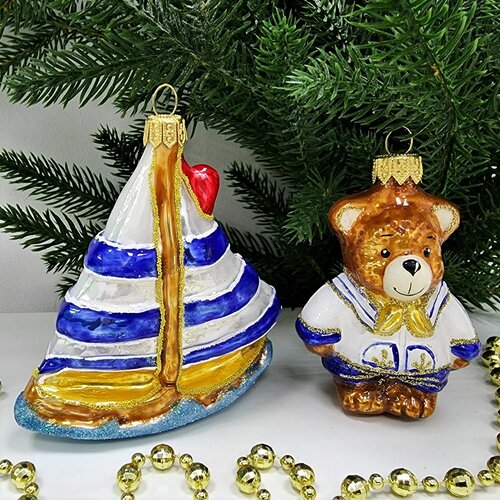 Набор авторских елочных игрушек из стекла Irena-Co Мишка морячок и кораблик