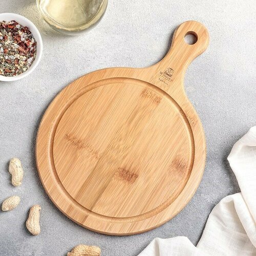 Доска сервировочная круглая с ручкой 37,5x28 см. Wilmax