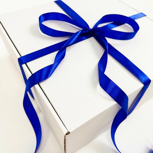 Подарочная коробка GILEV 32x32x12см (2 штуки) с синей лентой и наполнителем