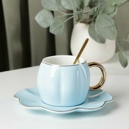 Чайная пара с ложкой "Цветок", 240 мл, чашка 11x8x7 см, блюдце d=16 см, цвет голубой