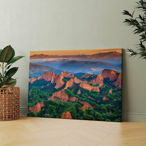 Картина на холсте (Горный хребет с несколькими деревьями и горами на заднем плане) 40x60 см. Интерьерная, на стену.