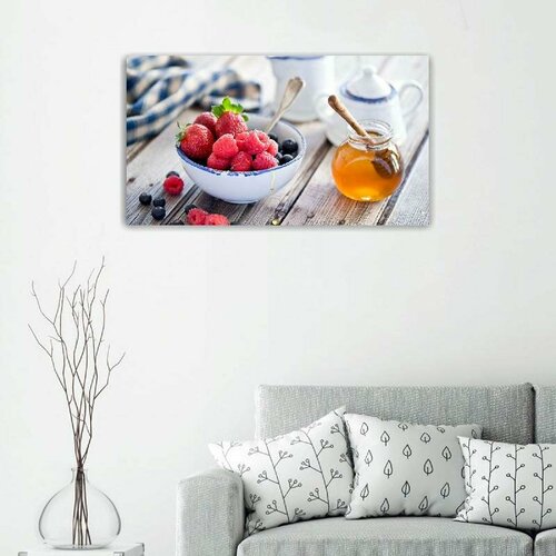 Картина на холсте 60x110 LinxOne "Ягоды клубника голубика" интерьерная для дома / на стену / на кухню / с подрамником