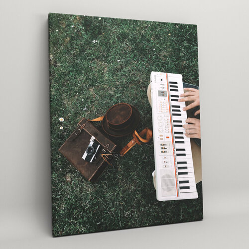 Картина на холсте (интерьерный постер) "Синтезатор №2" музыка, в скандинавском стиле, с деревянным подрамником, размер 45x60 см