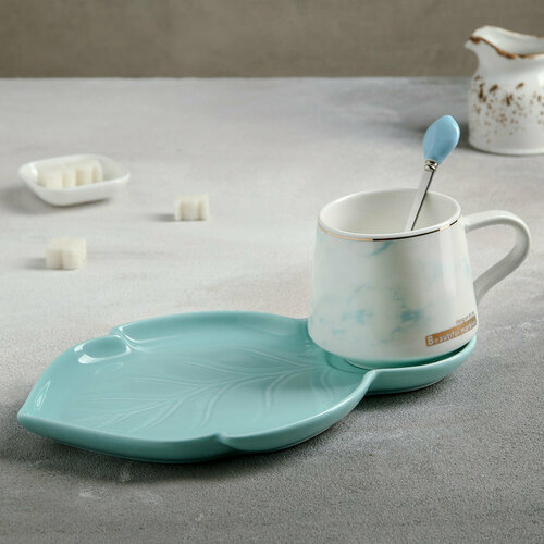 Чайная пара керамическая «Листочек», 3 предмета: чашка 320 мл, блюдце 25,5×16 см, ложка, цвет голубой (комплект из 2 шт)