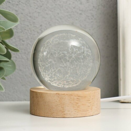 Сувенир стекло подсветка "Шар созвездий" диаметр 6 см подставка дерево, USB 6,5х6,5х7,5 см