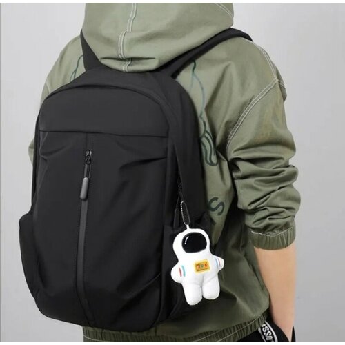 Городской, повседневный, школьный рюкзак с отделением для ноутбука до 15.6 дюймов из влагозащитной ткани 25 - 30 литров цвет чёрный + мягкий брелок