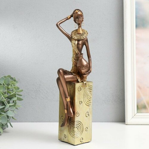 Сувенир полистоун "Африканка с кувшином, на подставке" золото узор - круги 10,5х8х33,5 см 9571990