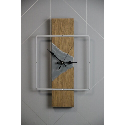 Дубовые настенные часы с металлическим декором и орнаментом из эпоксидной смолы/цвет хром серебристый"