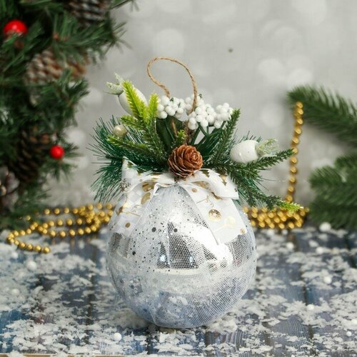 Елочный шар Зимнее волшебство "Блеск Рождества", Сияние, пластик, декор, 10х16 см, серебристый