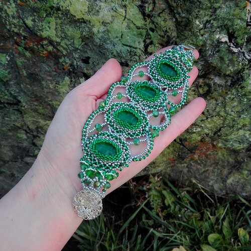 Плетеный браслет GulNara Неувядающая молодость, бисер, стекло, 1 шт., размер 18 см, зеленый