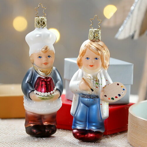 Inge Glas Стеклянная елочная игрушка Девочка Бетти - Юный кондитер 12 см, подвеска 10070S018