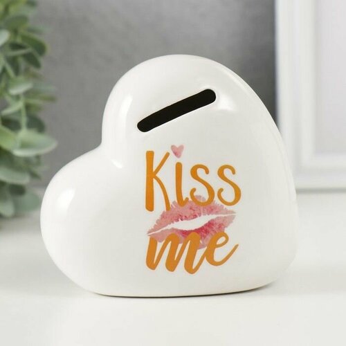 Копилка керамика "Белое сердце - Kiss me" 11х5х10,5 см