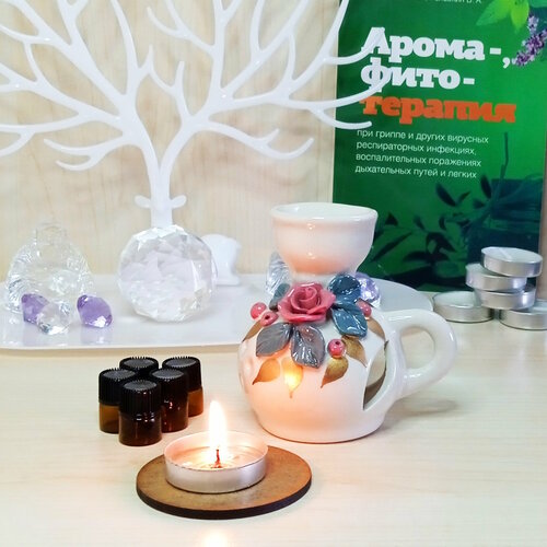 Набор для ароматерапии "Крымский Аромат", 5 эфирных масел, аромалампа, книга и свечи